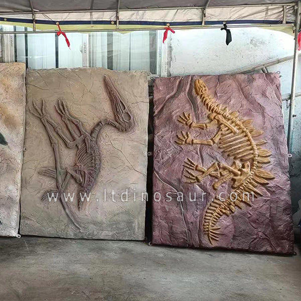 Dinosaur Fossils Plate – Longtu Dinosaur Art